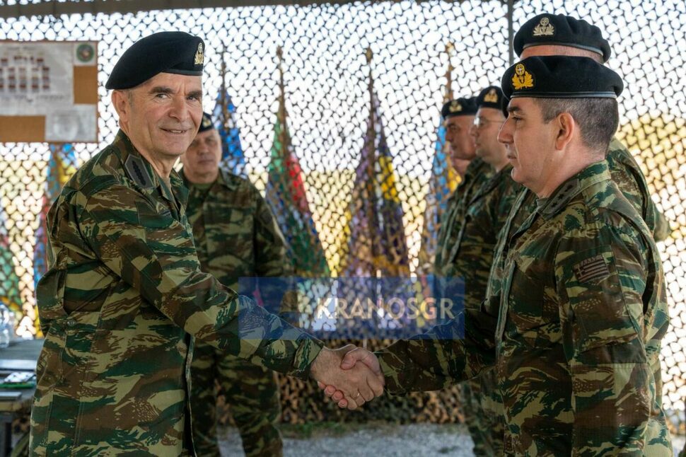 Kranosgr - ΒΙΝΤΕΟ: Ο Μαυροσκούφης ΑΓΕΣ Αντγος Γ. Κωστίδης βραβεύει την 50 Επιλαρχία Μέσων Αρμάτων